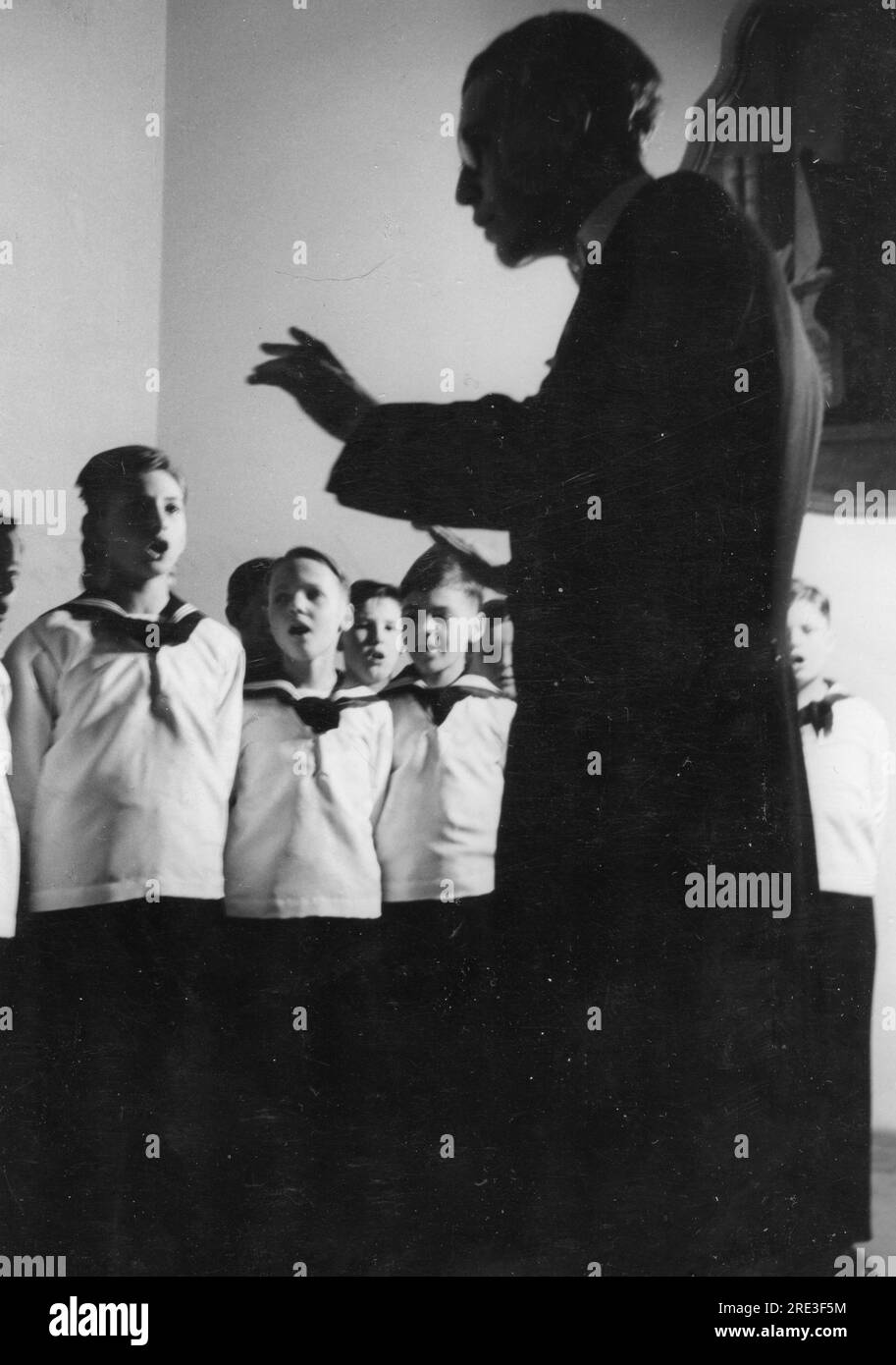 1950s children choir Black and White Stock Photos & Images - Alamy