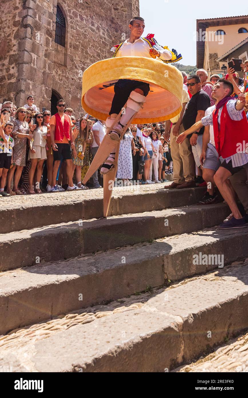 Dance of the stilts hi-res stock photography and images - Alamy