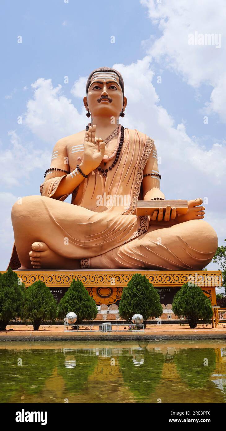 Sitting Statue of Mahatma Basaveshwara, 108 Feet of Height ...