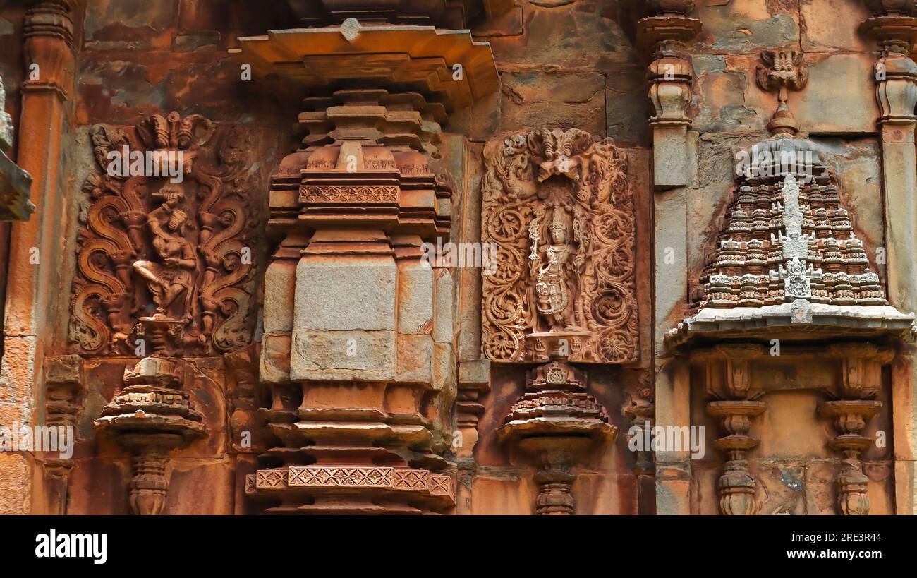 Sculpture of Manmatha and Dancing Women on the Chandramauleshwara ...