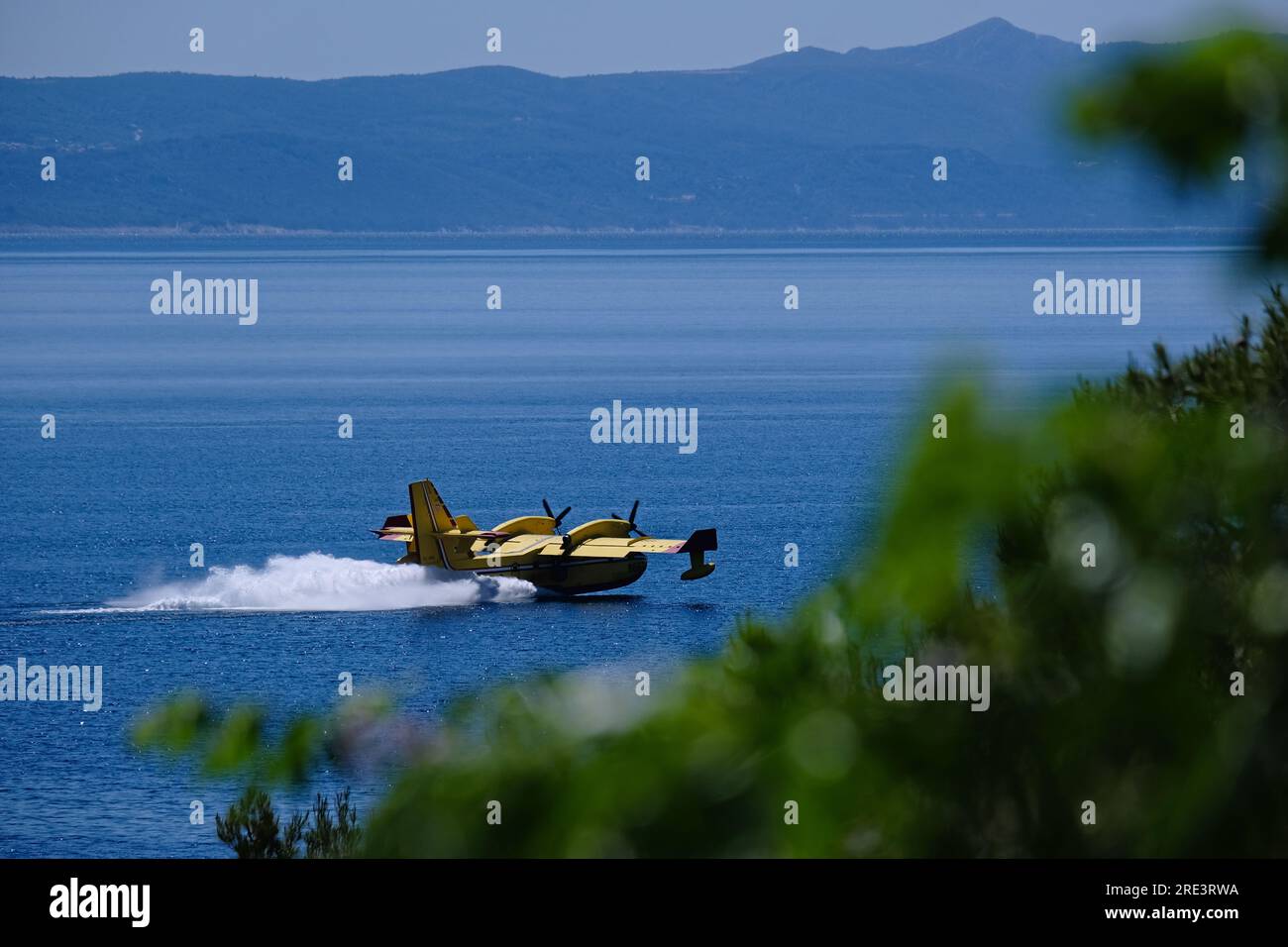 Landingonwater hi-res stock photography and images - Alamy