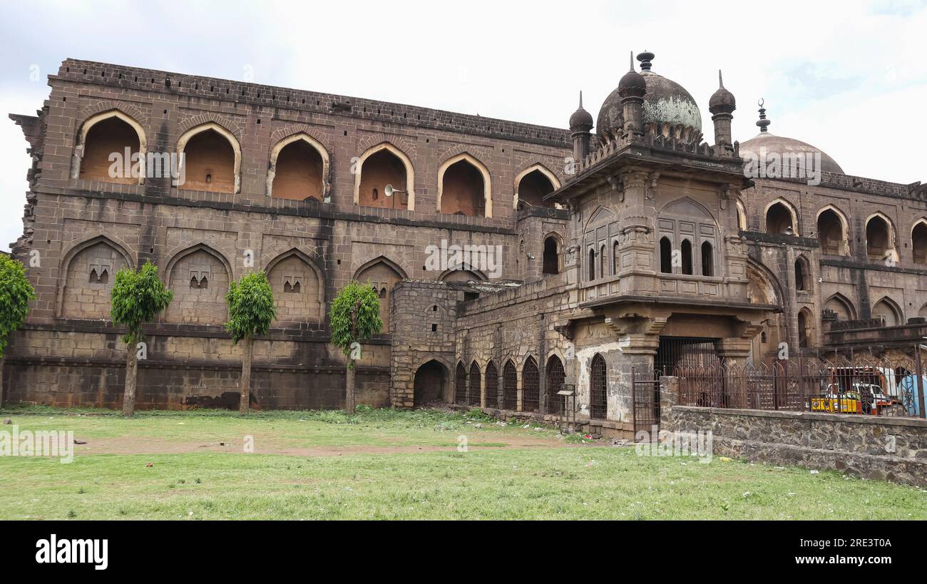 Outside view of Jamiya Mosque, Vijayapur, Karnataka, India Stock Photo ...