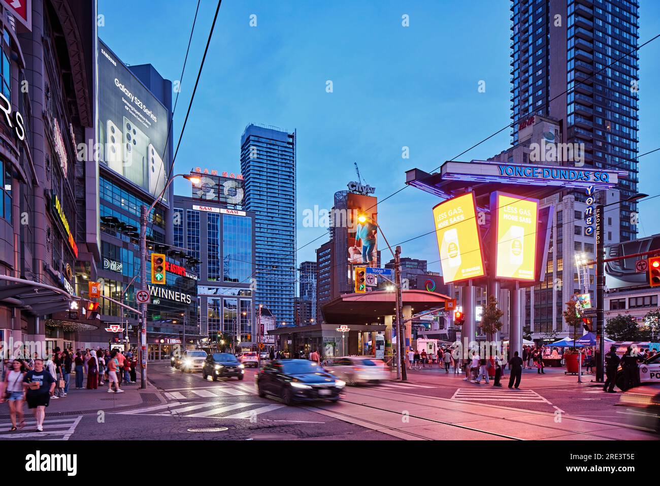 Yonge Dundas Square Toronto Stock Photo - Alamy