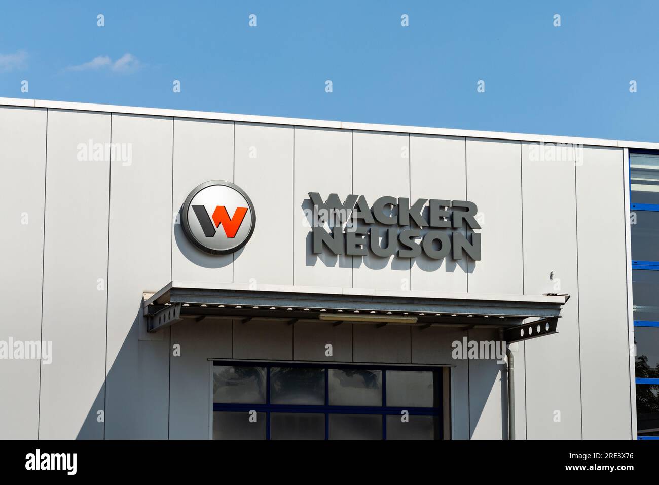 Industrial building exterior hi-res stock photography and images - Alamy