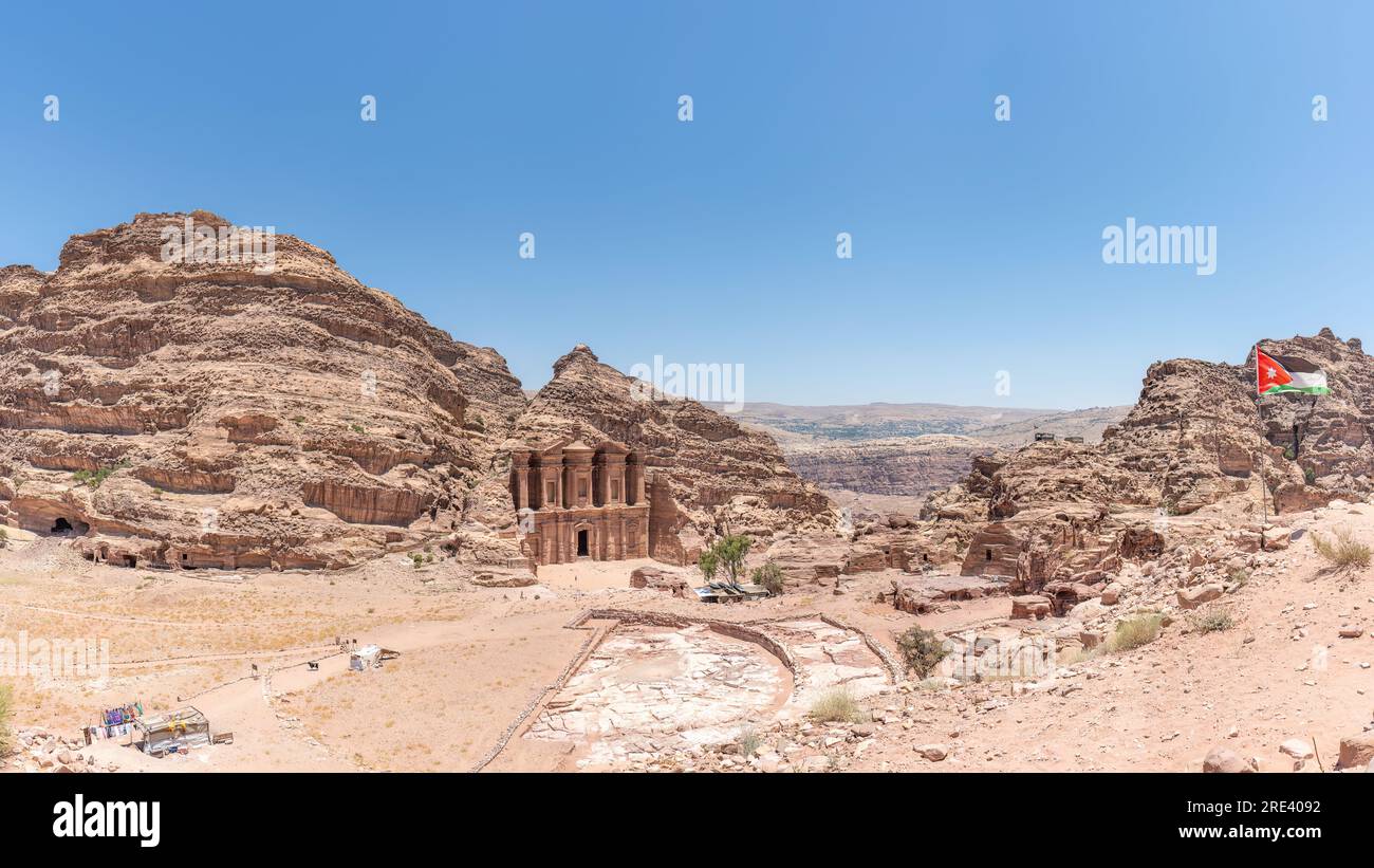 Petra treasure temple hi-res stock photography and images - Alamy