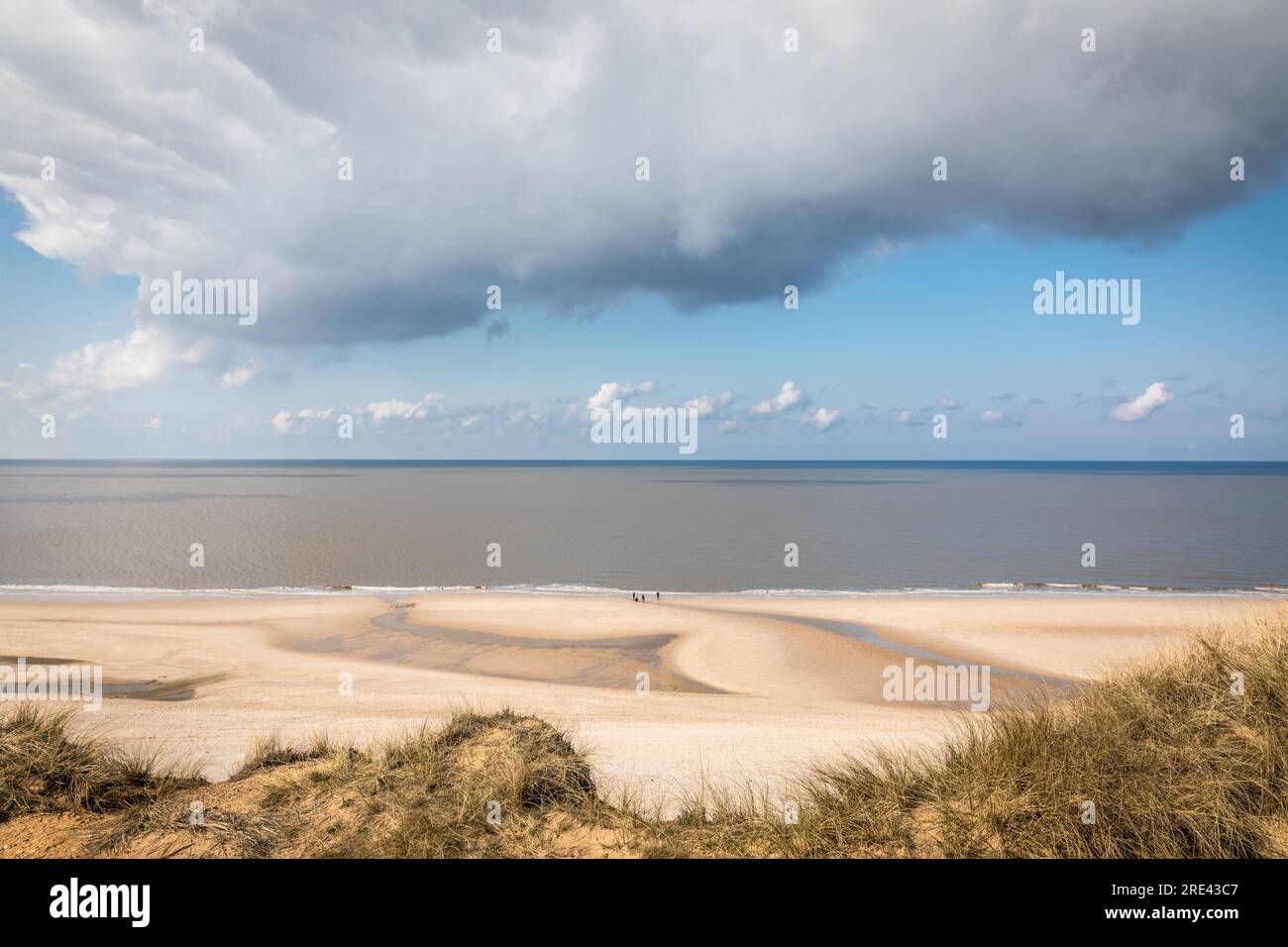 Red cliff beach hi-res stock photography and images - Alamy