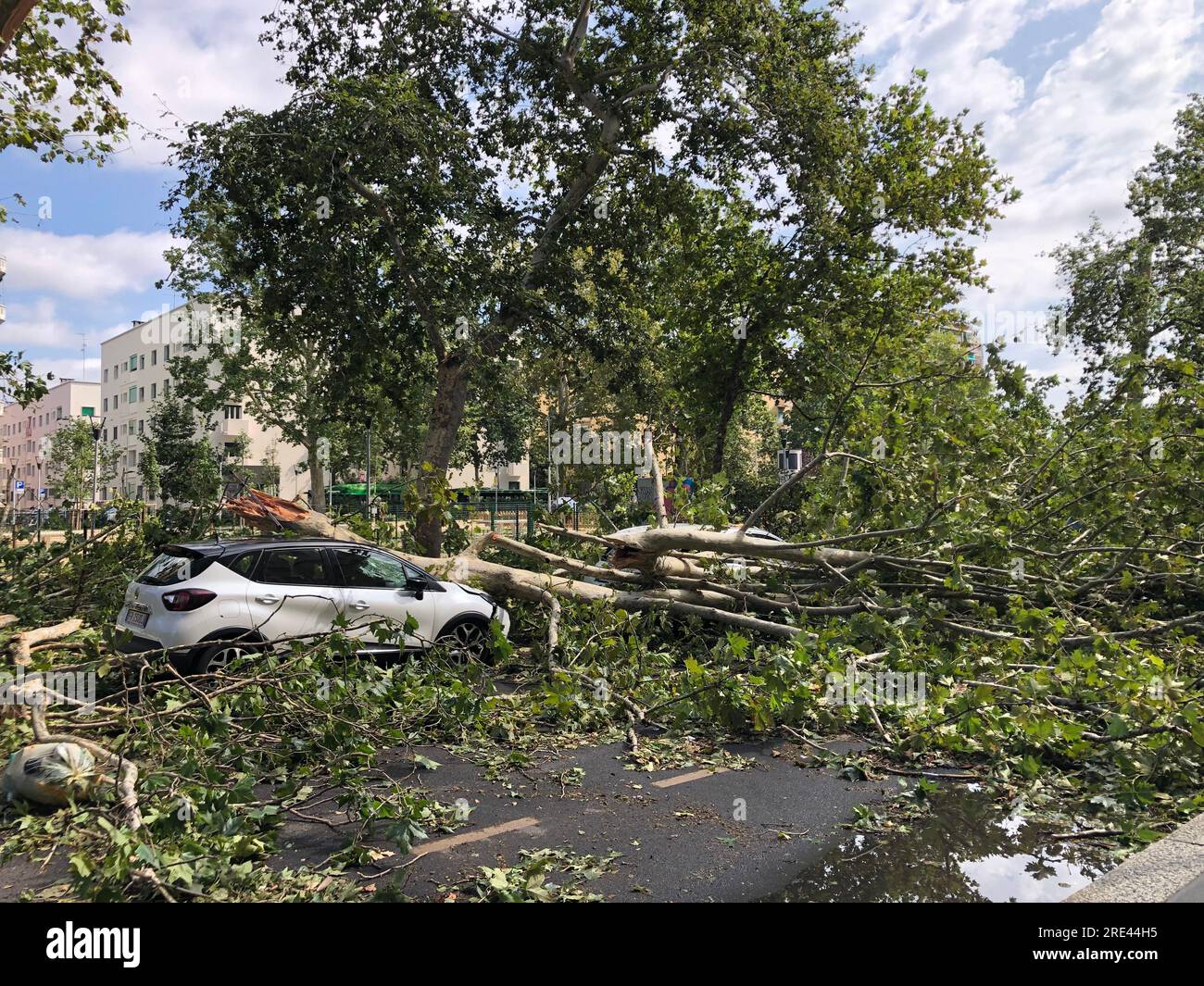 Milan, . 25th July, 2023. Milan, 25-07-2023 Extremely bad weather ...