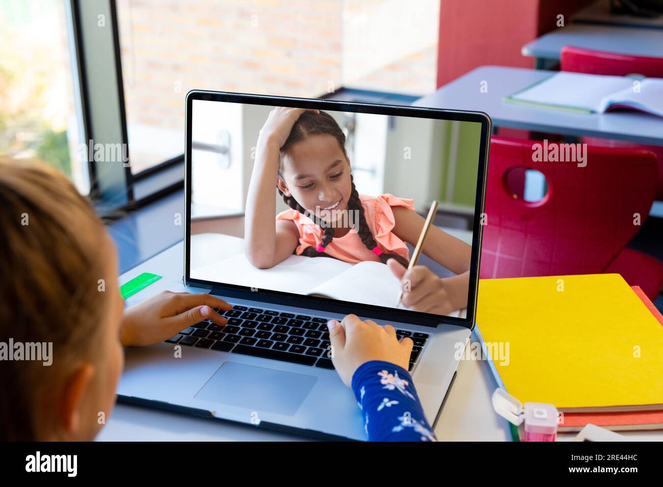 Laptop screen typing hi-res stock photography and images - Alamy