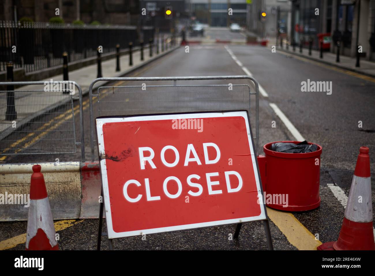 Empty road scotland city hi-res stock photography and images - Alamy