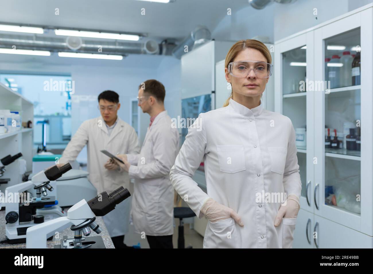 Leader chemistry hi-res stock photography and images - Alamy