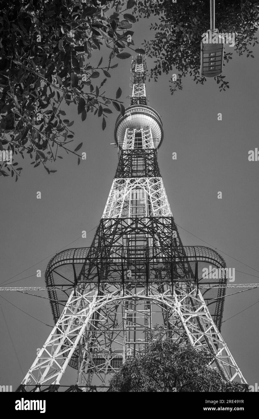 Radio tower against sky Black and White Stock Photos & Images - Alamy