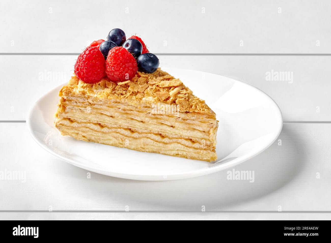 Mille feuille cake with butter pastry cream and fresh berries Stock ...