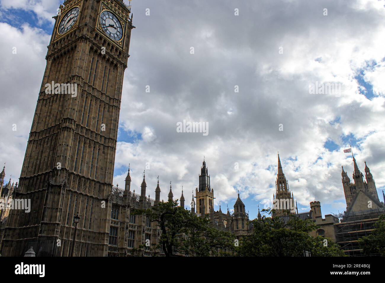 Low angle of large clock hi-res stock photography and images - Alamy