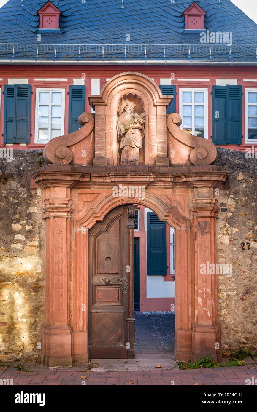 Details portal hi-res stock photography and images - Alamy