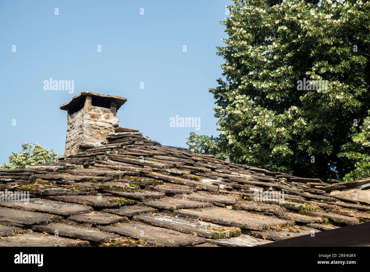 Roof covered with stone slabs hi-res stock photography and images - Alamy