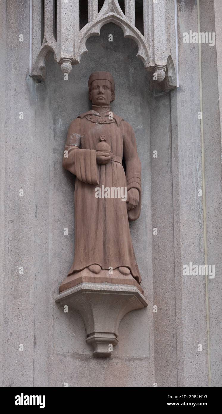 King statue on the renovated and relocated Coventry Cross, Coventry, UK ...