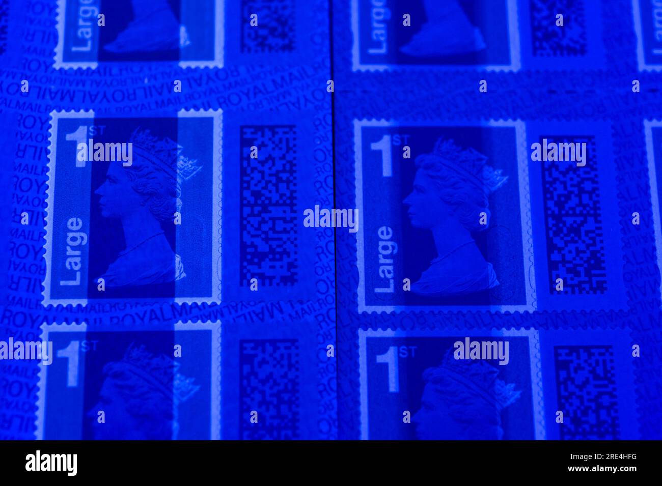 1st class england stamp queen hi-res stock photography and images - Alamy