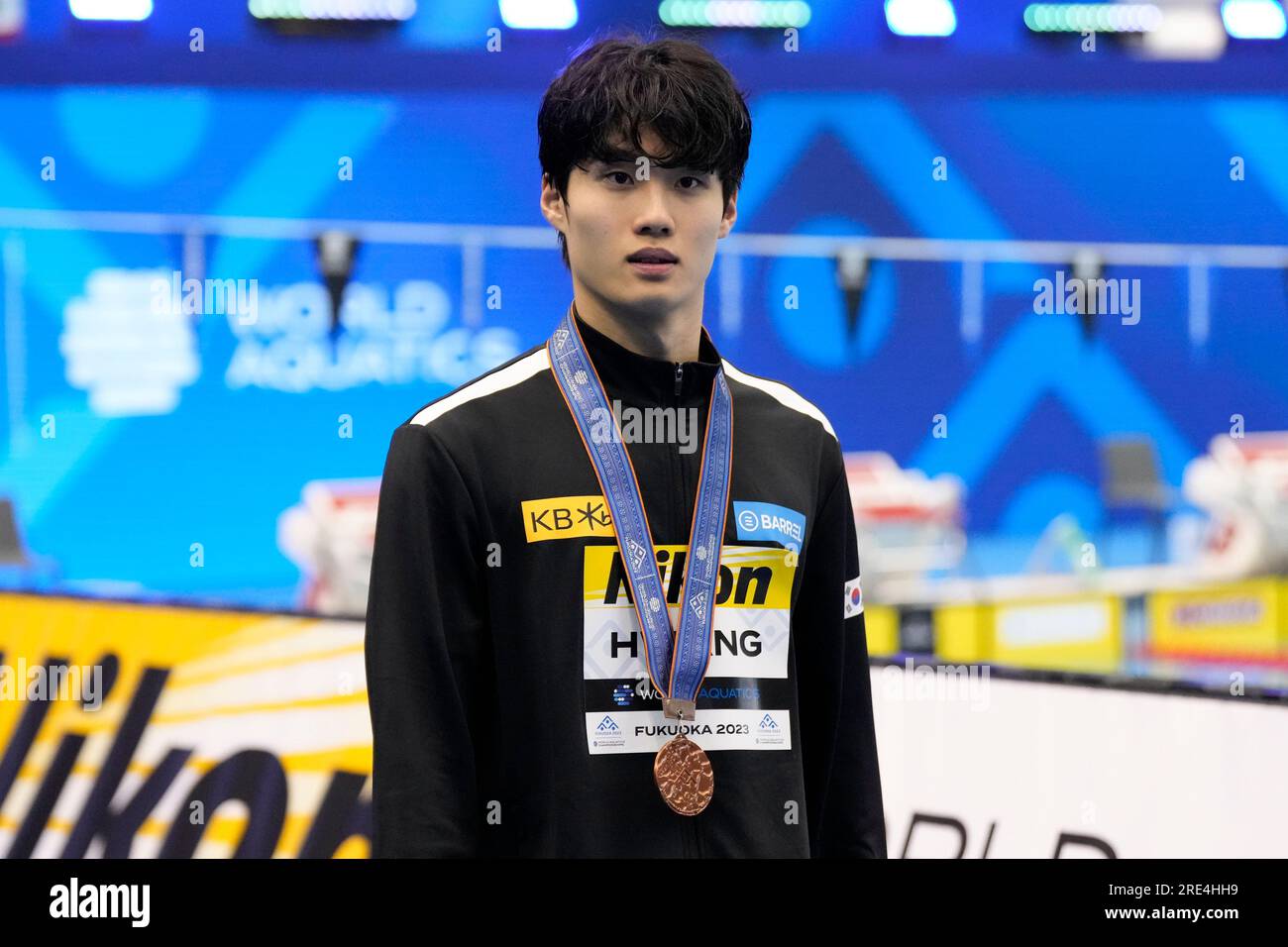 Bronze medal Hwang Sun-woo of South Korea pose during awarding ...