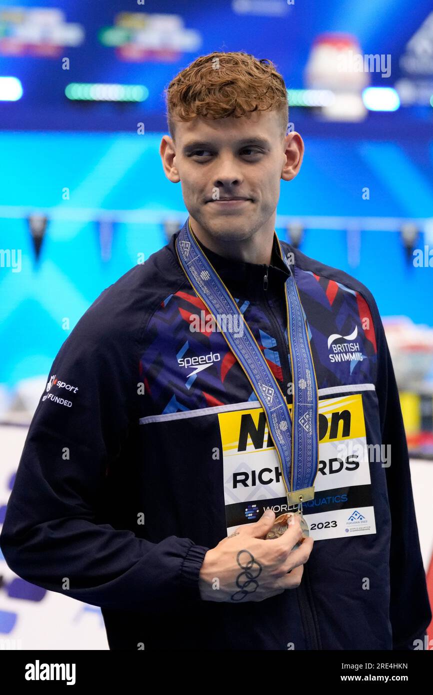Gold medalist Matthew Richards of Britain pose during awarding ...