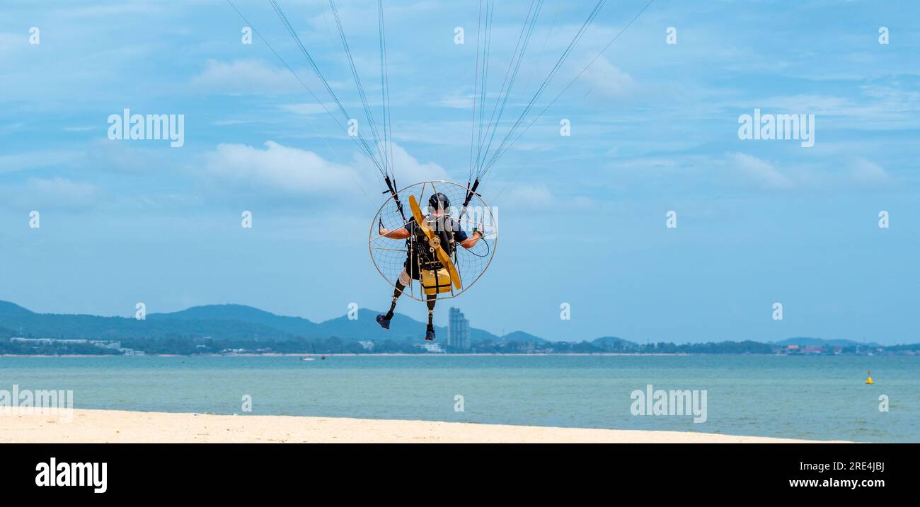 Paramotoring hi-res stock photography and images - Alamy
