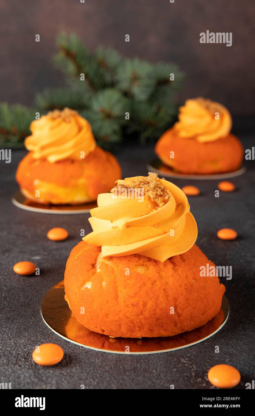 French cakes Shu of thin crispy choux pastry with a sweet shortcrust ...