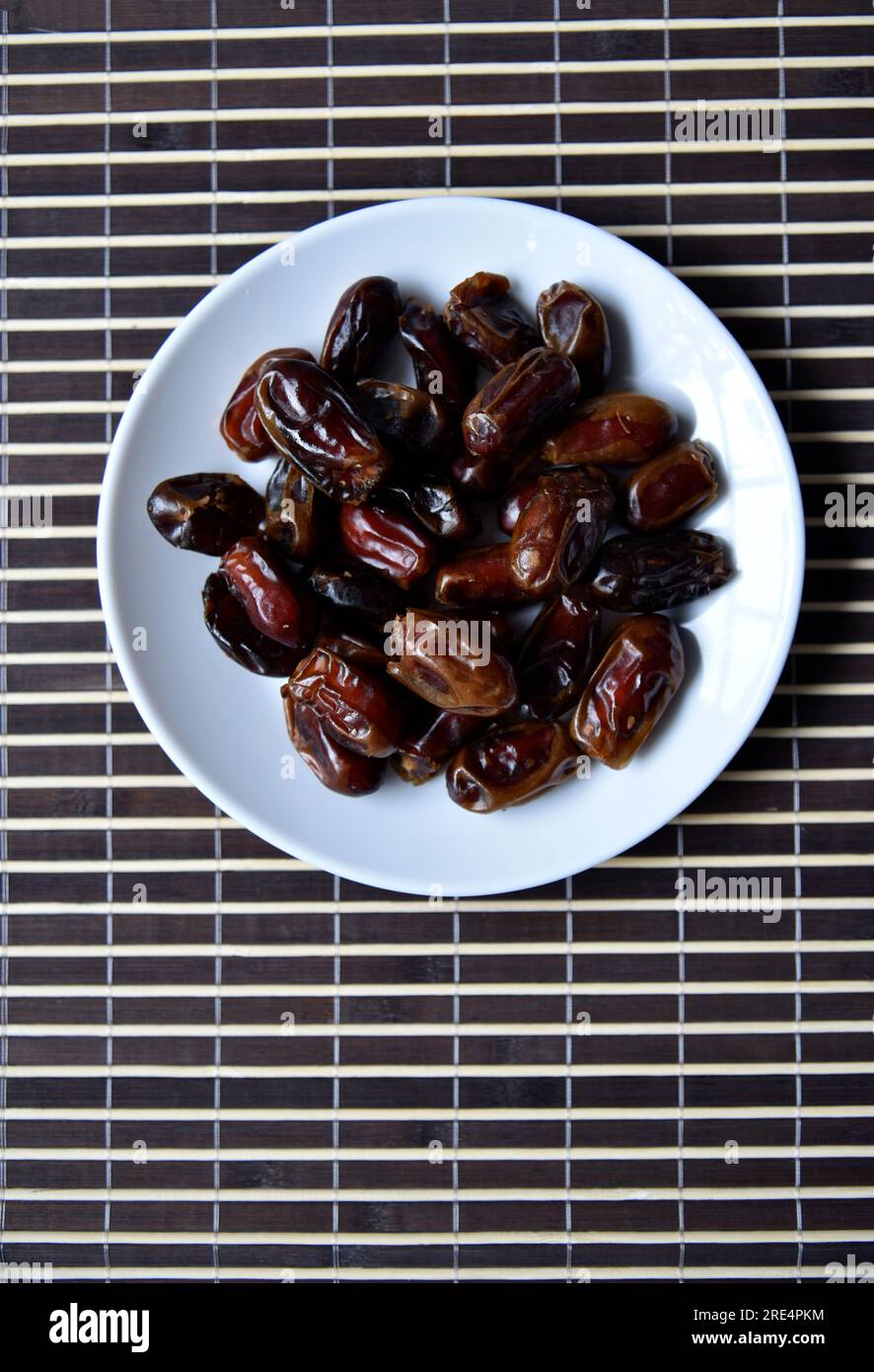Dates vector hi-res stock photography and images - Alamy