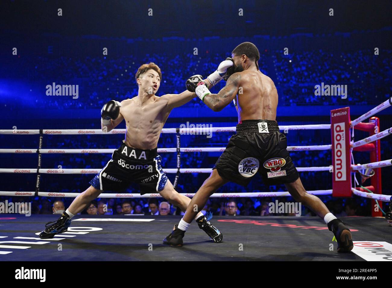 Japanese boxer Naoya Inoue (L) and Stephen Fulton of the United States ...