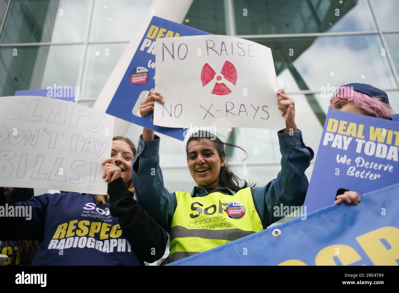 University college hospital radiographers hi-res stock photography and ...