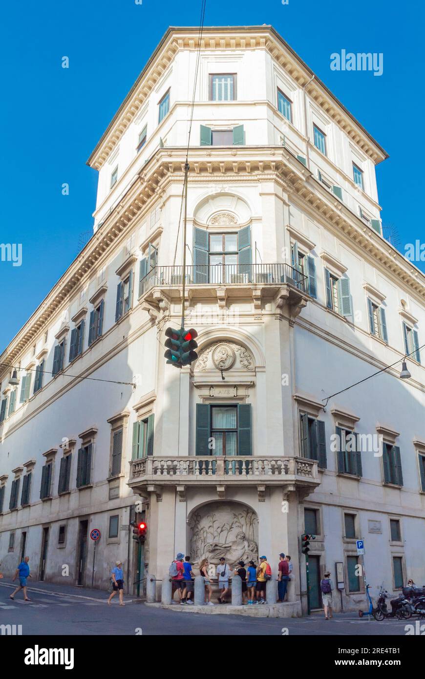 Palazzo mattei albani del drago hi-res stock photography and images - Alamy