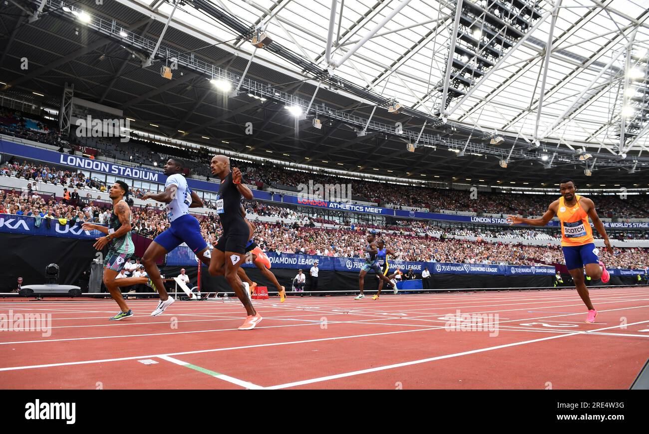 Wayde Van Niekerk of South Africa, Bryce Deadmon and Vernon Norwood of ...