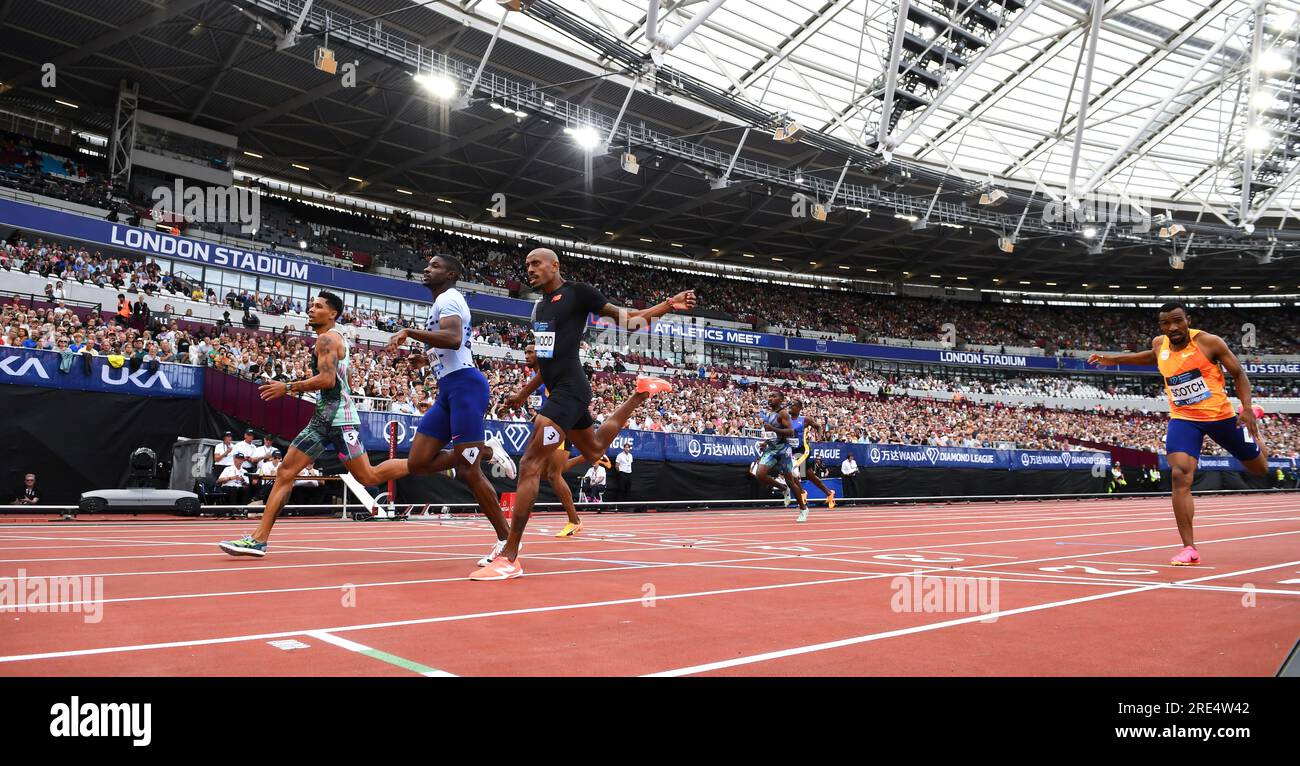 Wayde Van Niekerk of South Africa, Bryce Deadmon and Vernon Norwood of ...