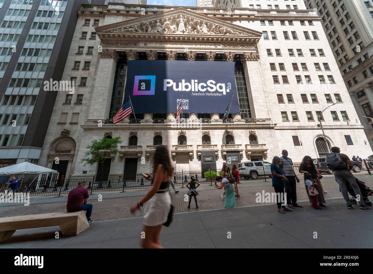 Publicsq hi-res stock photography and images - Alamy