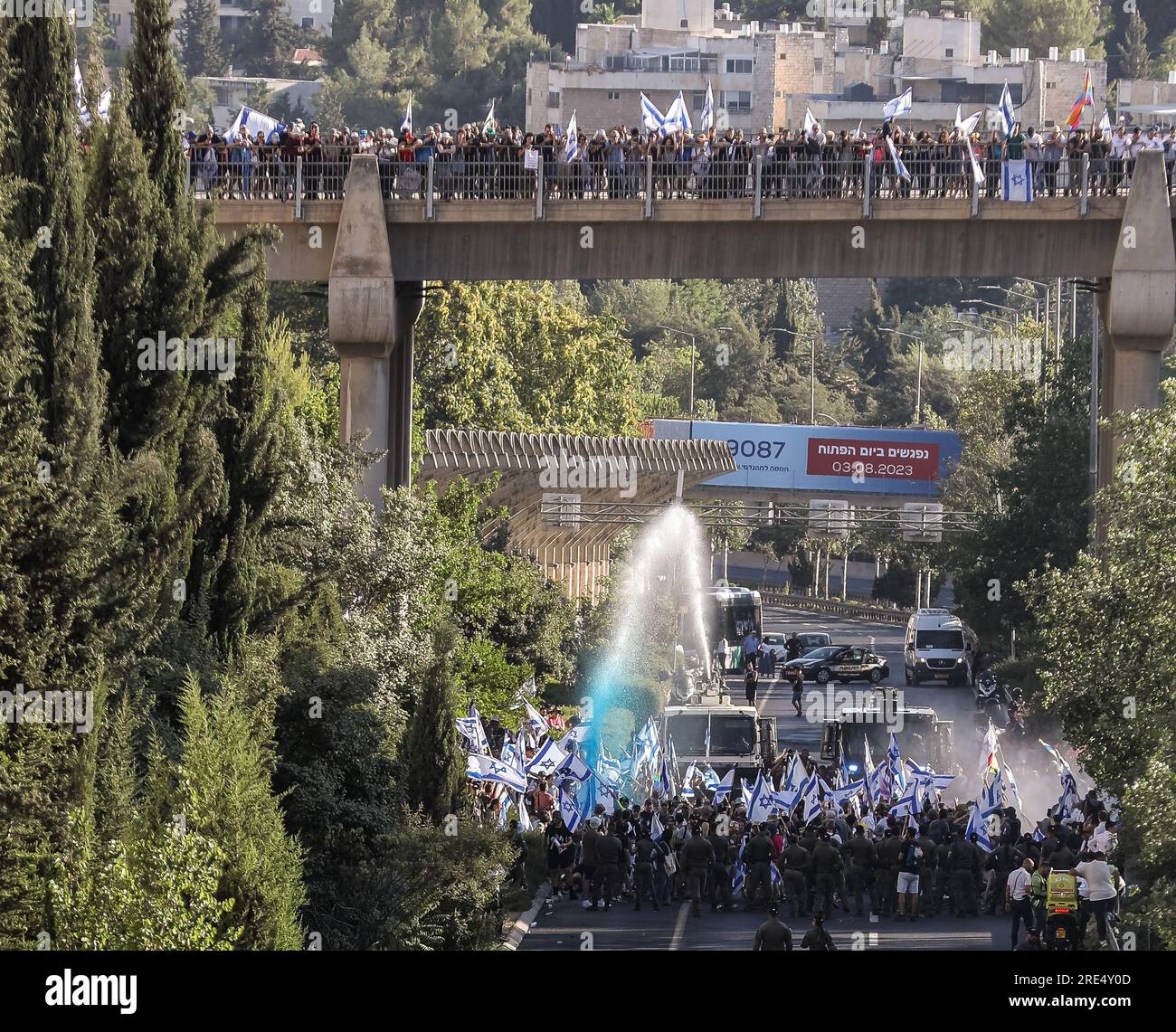Jerusalem Israel 24th July 2023 Police Officers Use A Water Cannon
