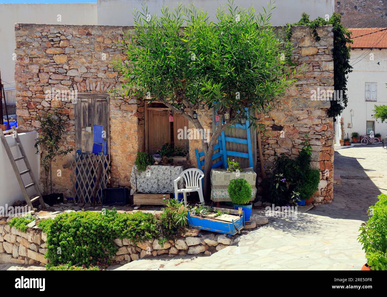 Old stone house hi-res stock photography and images - Alamy