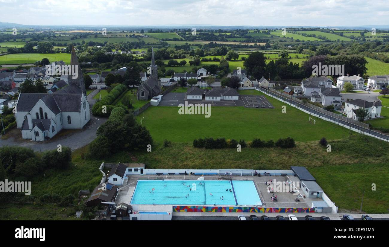 People enjoying Ballinakill Outdoor Swimming Pool in Co Laois as ...