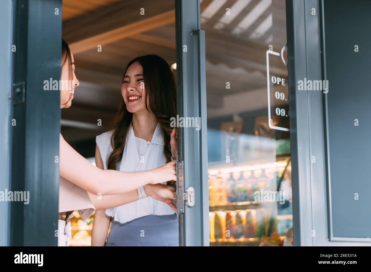 Vietnamese consumers hi-res stock photography and images - Alamy