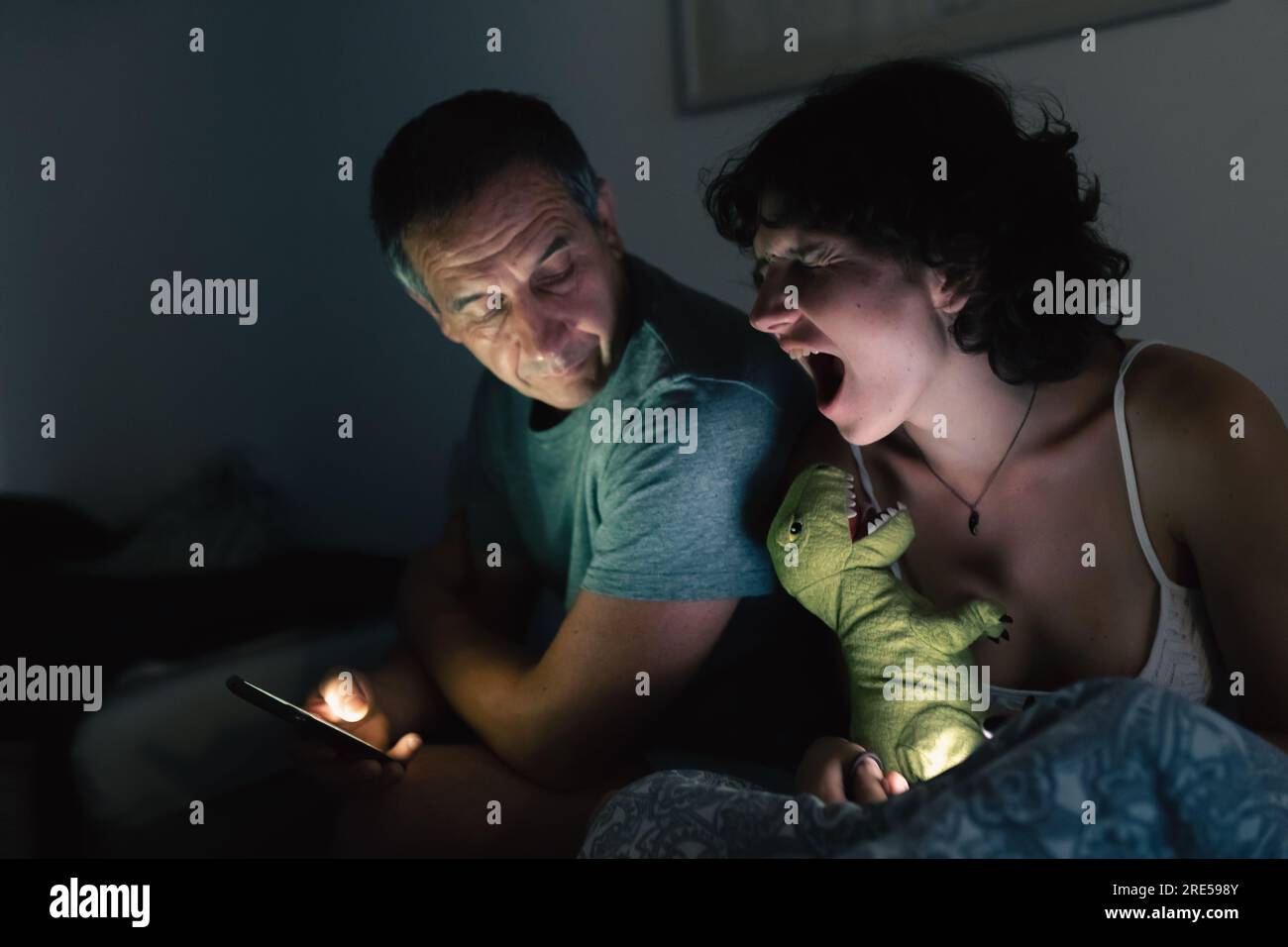 Mutual understanding of father and daughter Stock Photo - Alamy