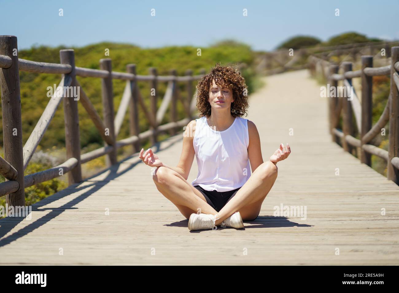 Meditating zen practice young hi-res stock photography and images - Alamy