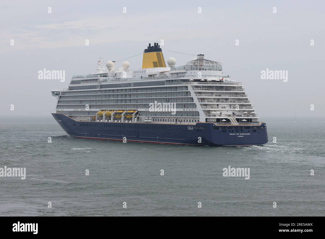 The SAGA operated cruise ship MS SPIRIT OF DISCOVERY heads into The ...