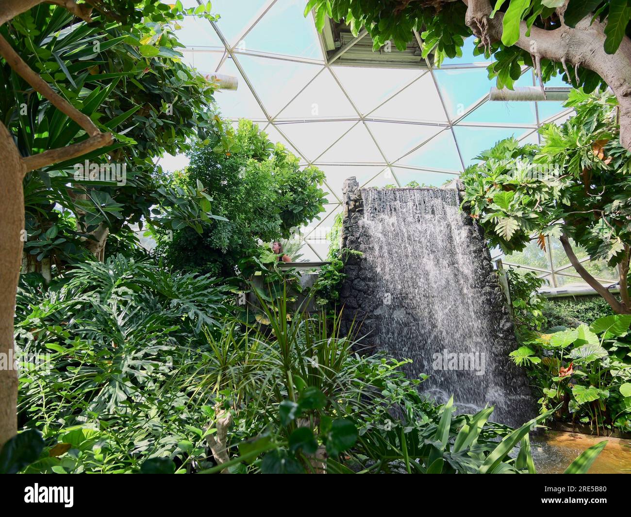 Topeka, Kansas - July 22, 2023: Tropical Building at the Topeka Zoo ...