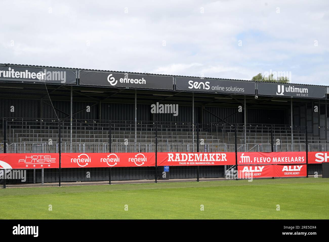 Yanmar stadium architecture hi-res stock photography and images - Alamy