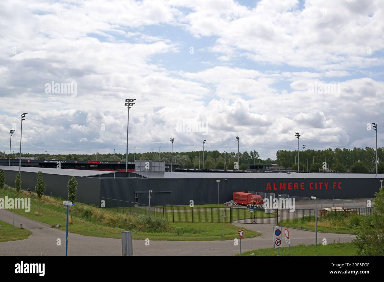 Yanmar stadium architecture hi-res stock photography and images - Alamy