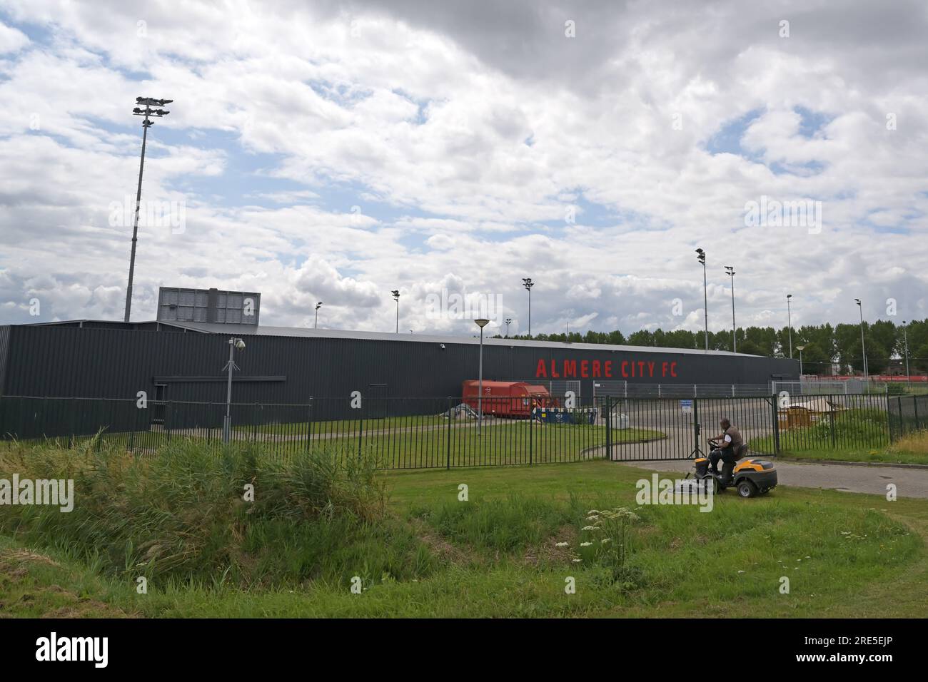 Yanmar stadium architecture hi-res stock photography and images - Alamy