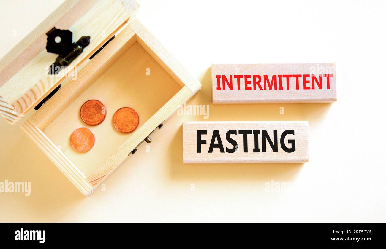Intermittent fasting symbol. Concept words Intermittent fasting on ...