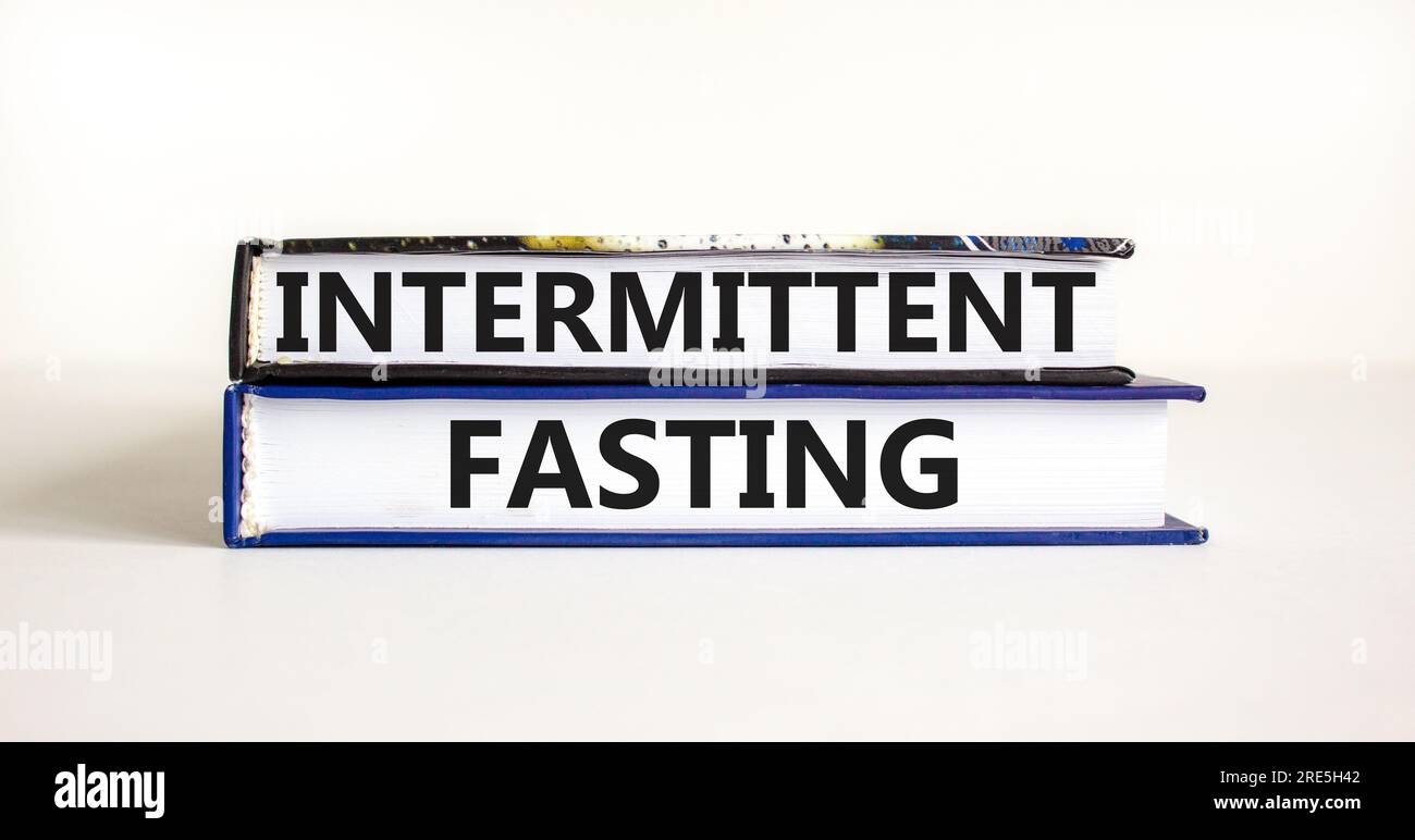 Intermittent fasting symbol. Concept words Intermittent fasting on ...