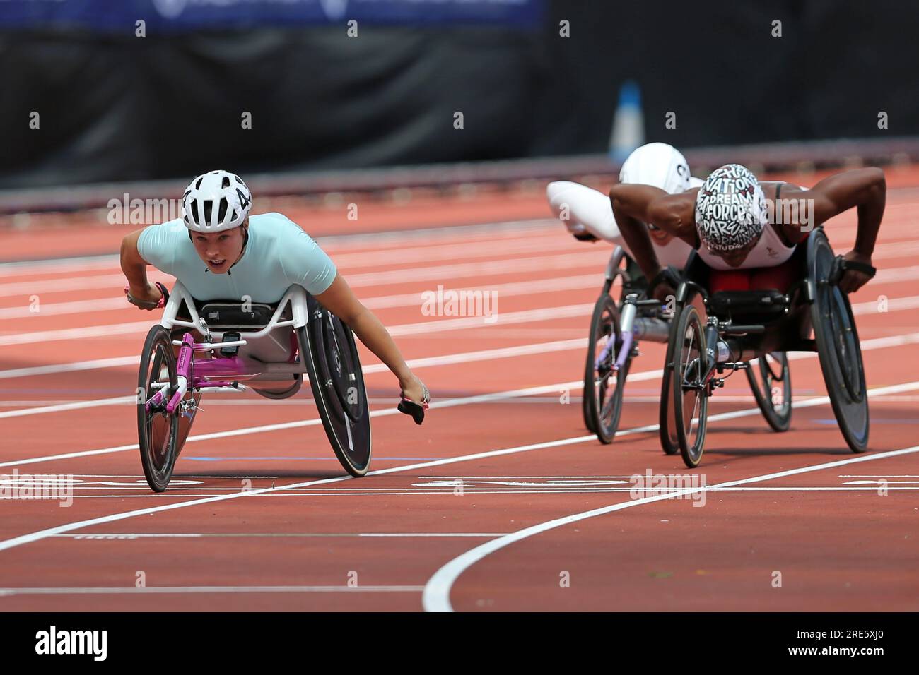 Sammi KINGHORN (Great Britain) winning the Women's 800m Wheelchair ...