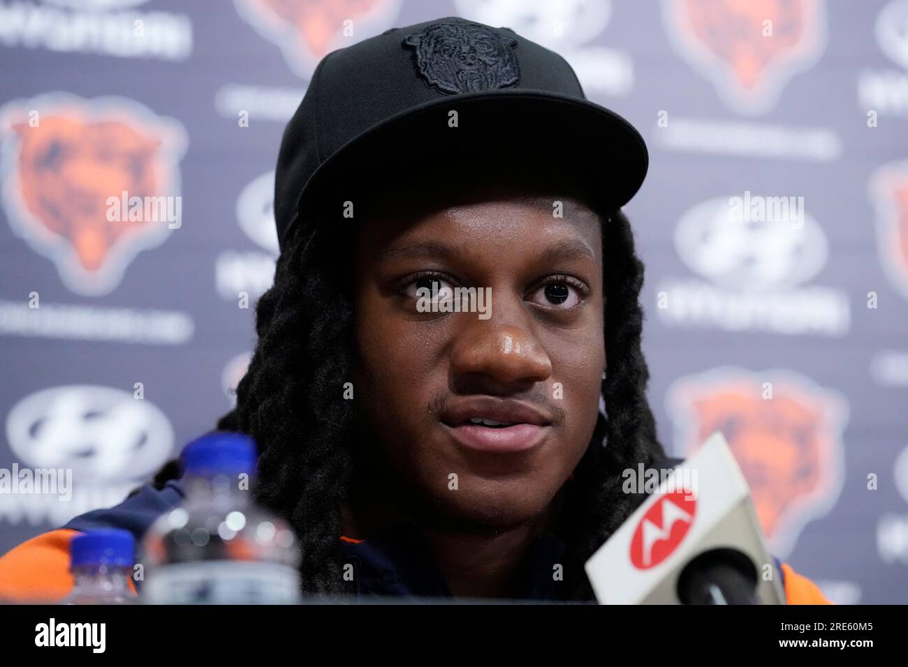 Chicago Bears linebacker Tremaine Edmunds speaks during a news ...