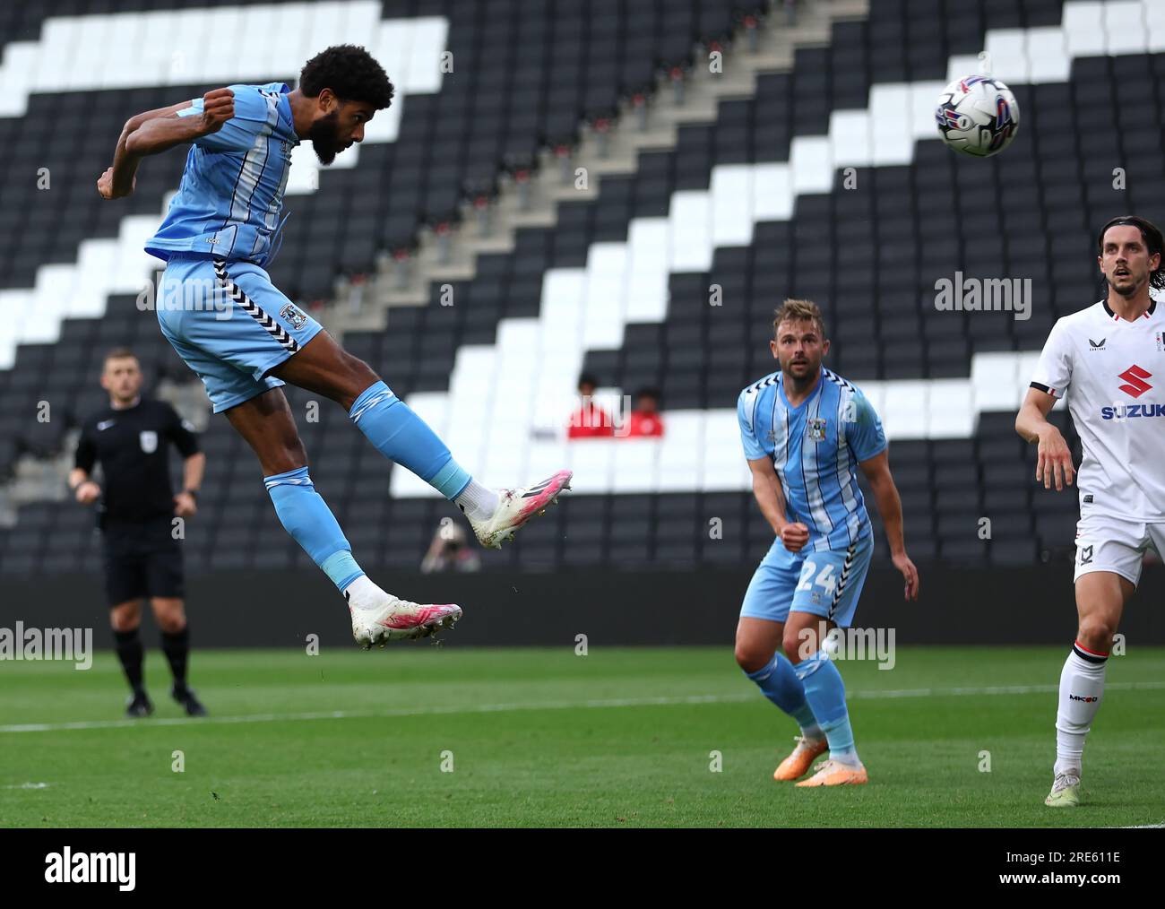 Coventry City's Ellis Simms scores their side's second goal of the game ...