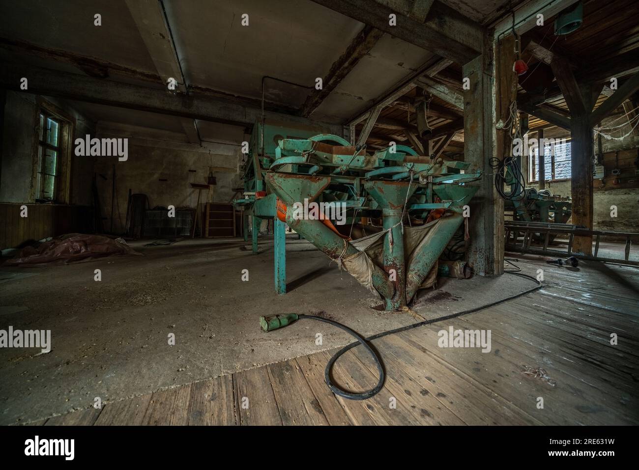 Long wall house hi-res stock photography and images - Alamy