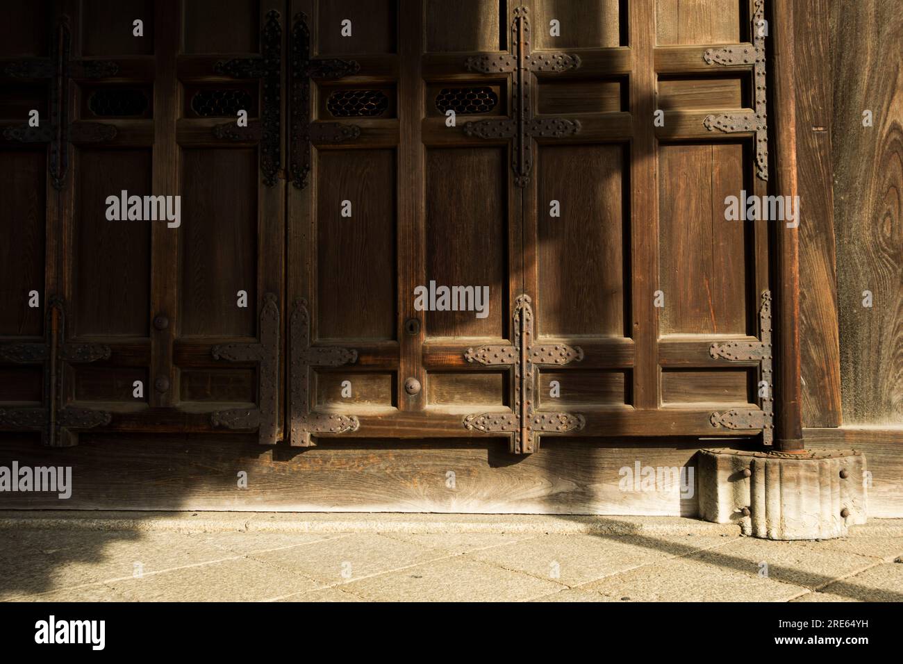 A wooden building at Myoshinji, a zen Buddhist temple in Kyoto, Japan ...